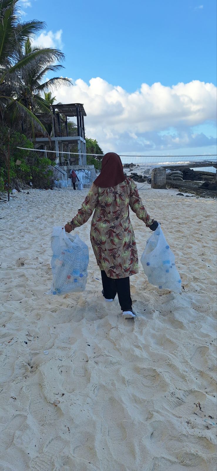 Clean Up The Beaches - VESHISAAFU
